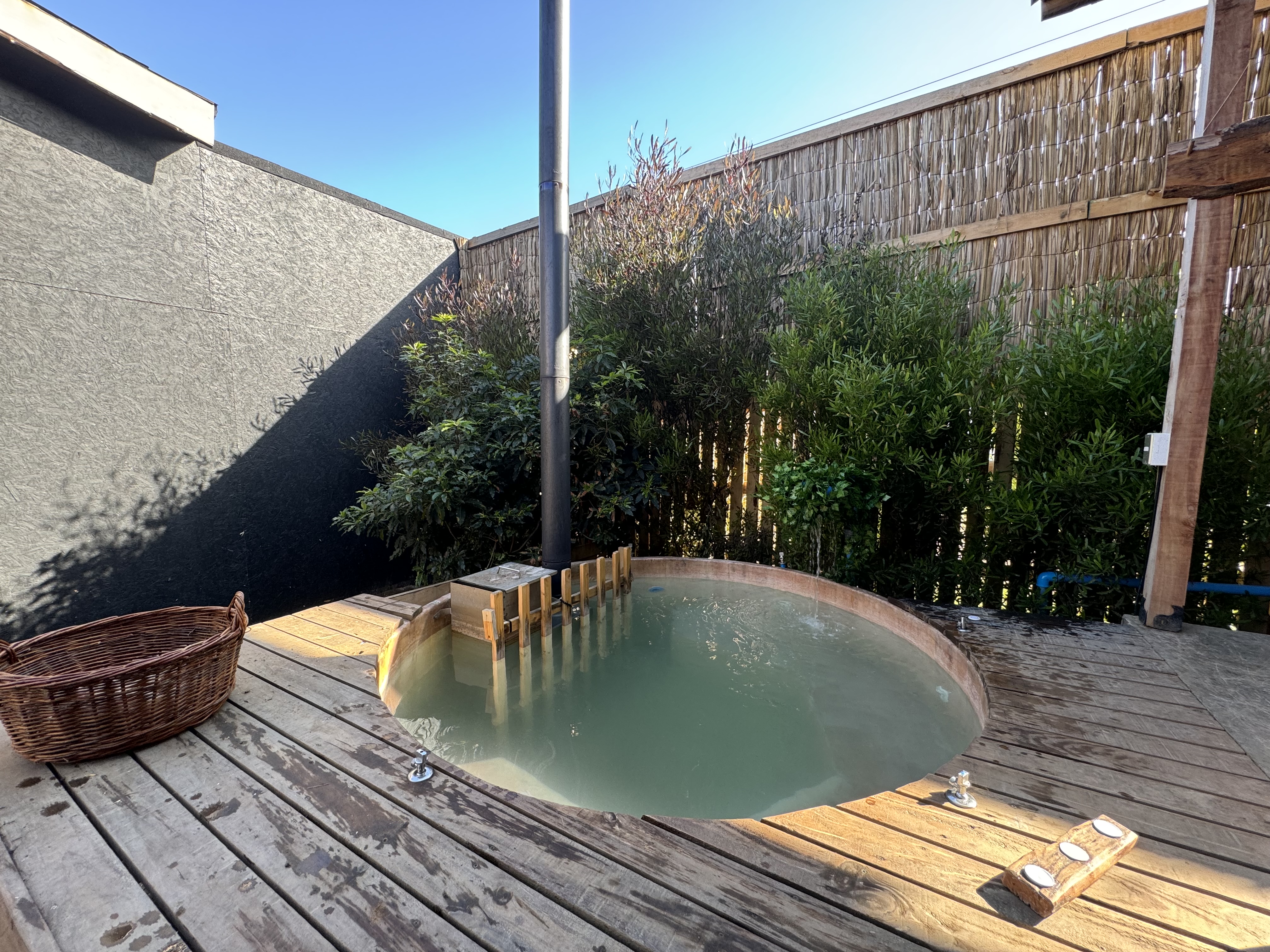 Spa Sam Julian